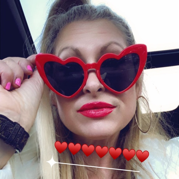 Heidilicious' Closet (@heidilicious33) | Poshmark